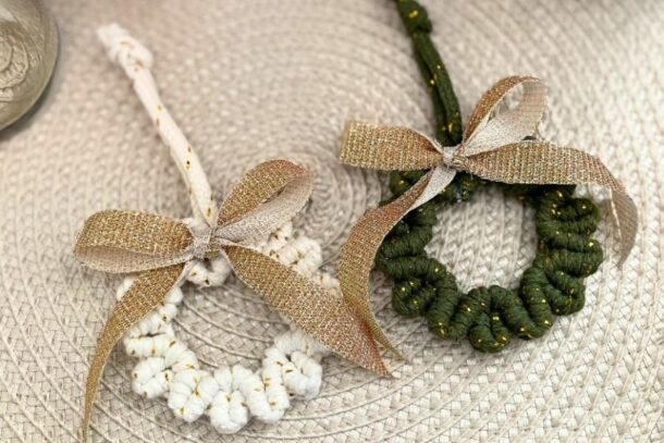 Festive Macrame Mini Wreath Ornament Tutorial - 2024 Macrame Christmas ...